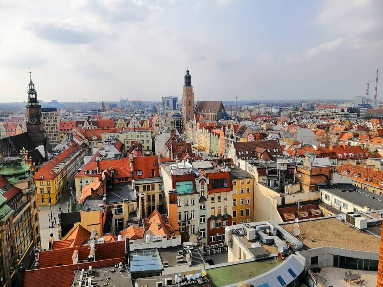 Guide for Nearshoring in Poland: Statistic, Benefits, Challenges